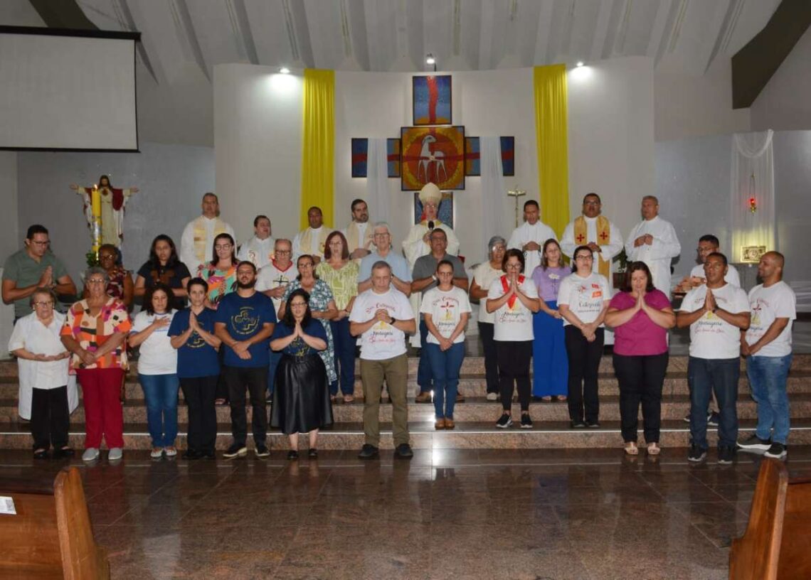 Foranias celebram a Crisma dos adultos da catequese do Ano ...